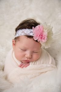 newborn photos for a one month old baby Teagan Leah - yes it can be ...