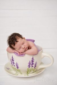 newborn photos for a one month old baby Teagan Leah - yes it can be ...